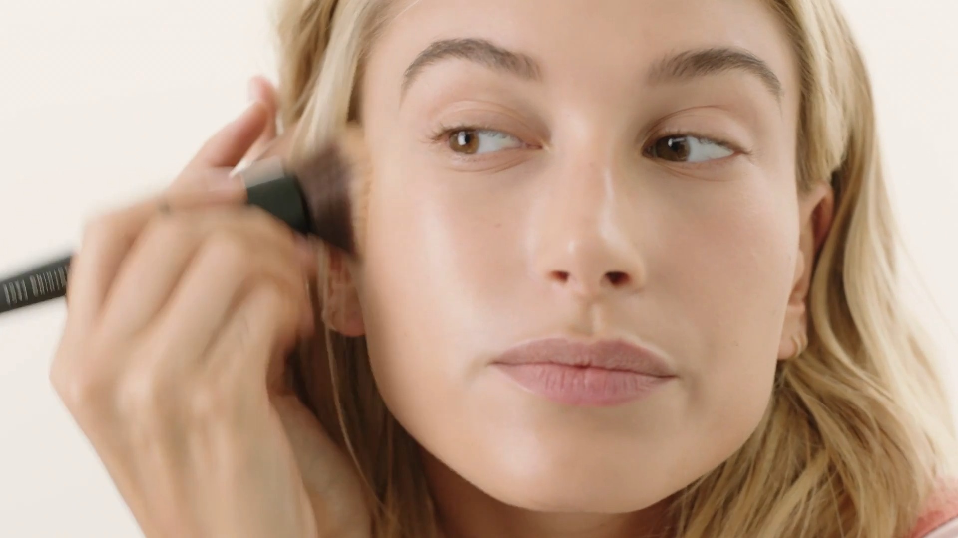COMPLEXION RESCUE™ Tinted Moisturizer with Hyaluronic Acid and Mineral ...