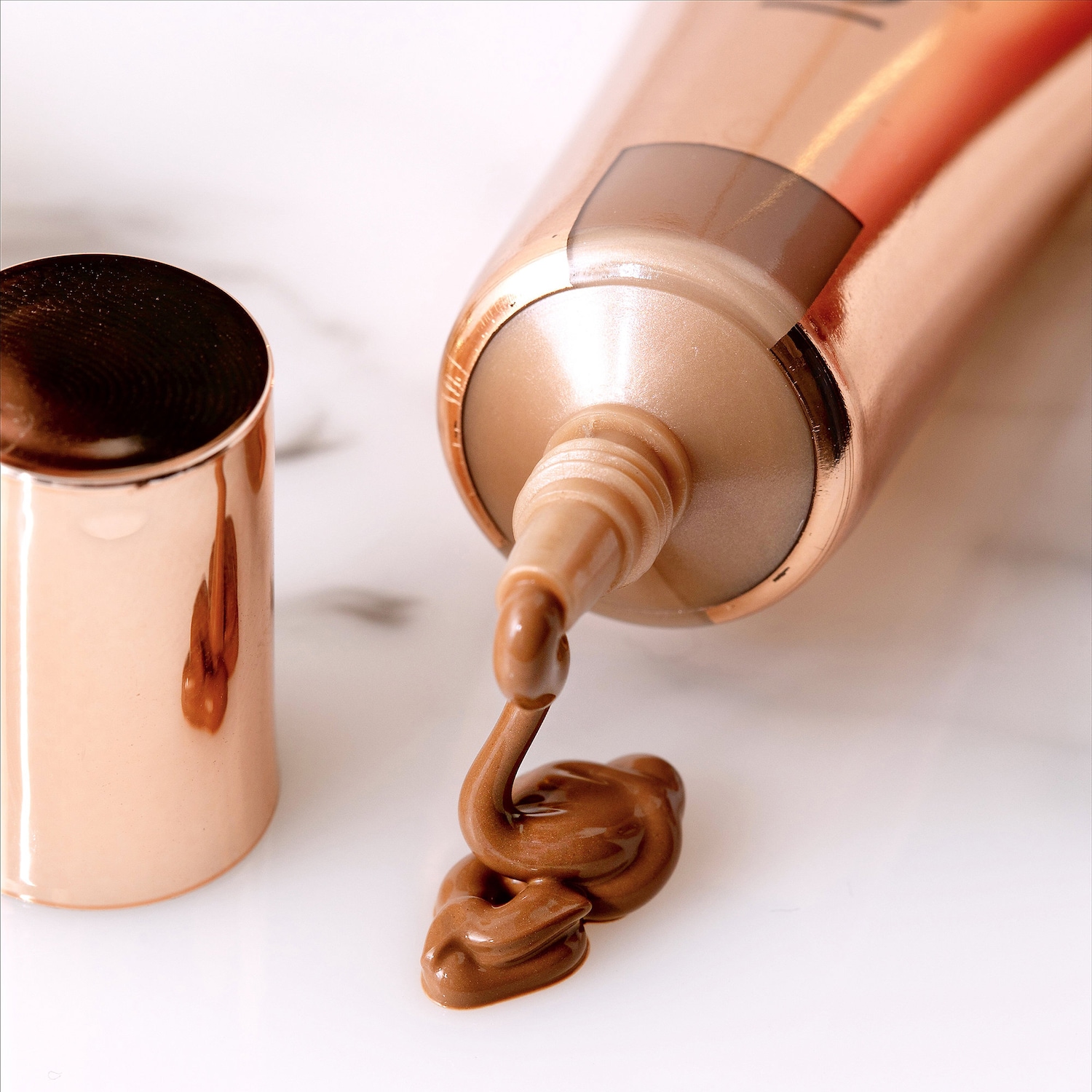 Iconic London Sheer Bronze Liquid Bronzer | Mall of America®
